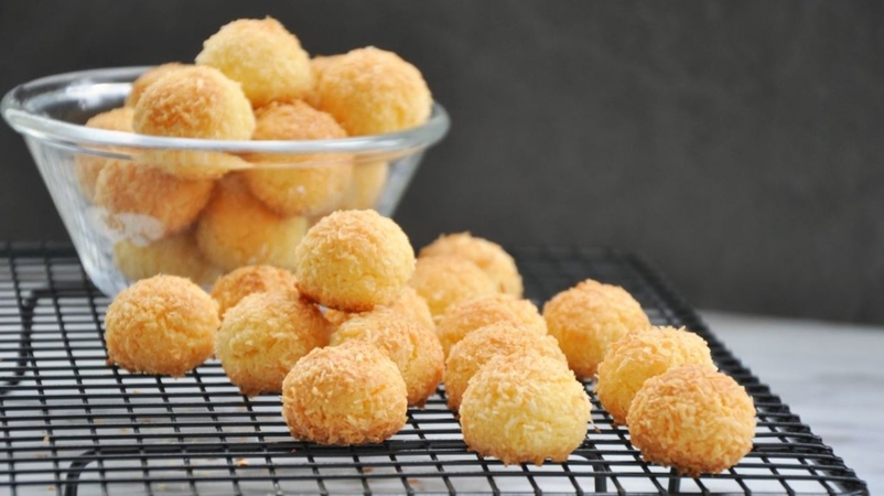 Recipe For Coconut Pastry Balls