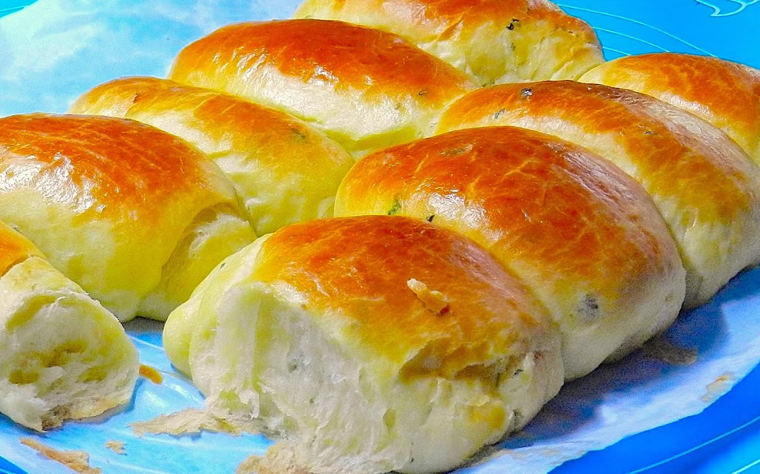 Recipe For Fluffy Garlic Bread Rolls
